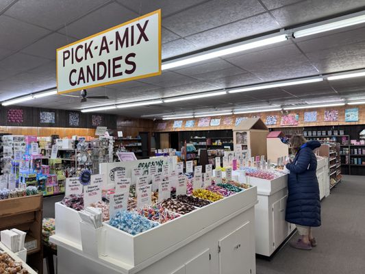 SMITH’S CANDIES - Updated October 2025 - 13 Photos - 114 W Lincoln Ave, Myerstown, Pennsylvania ...