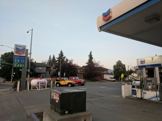 CHEVRON DENALI EXPRESS STATION - Updated January 2026 - 1304 Airport ...