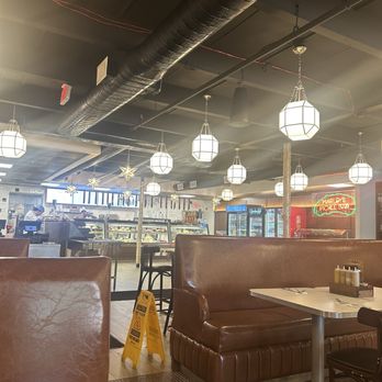 THE KIBITZ ROOM - Updated December 2025 - 72 Photos & 73 Reviews - 128 ...