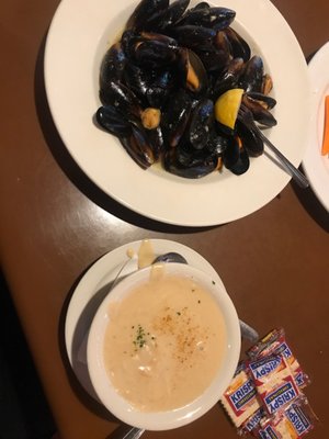 DELLIS’ RESTAURANT BAR & GRILL - 67 Photos & 107 Reviews - 8776 ...