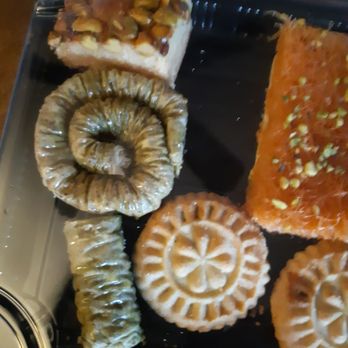 CROWN PASTRIES - Updated December 2025 - 141 Photos & 58 Reviews - 2086 ...