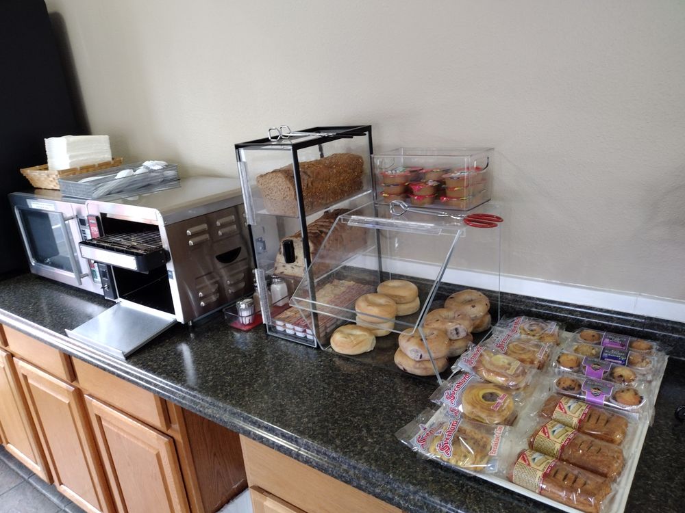 COACHMAN INN - Updated January 2026 - 46 Photos & 121 Reviews - 120 N ...