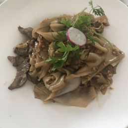 GINDI THAI - 479 Photos & 659 Reviews - 4017 W Riverside Dr, Burbank ...