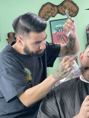 LOCO LOVE CLASSIC BARBERSHOP - Updated April 2024 - 18 Photos - 5720 ...