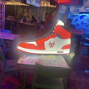 GRAILS MIAMI - RESTAURANT & SPORTS BAR - Updated August 2025 - 1416 ...