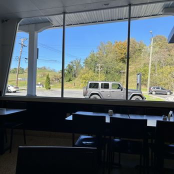 SUR 81 - Updated July 2025 - 121 Photos & 77 Reviews - 1050 VA-16 ...