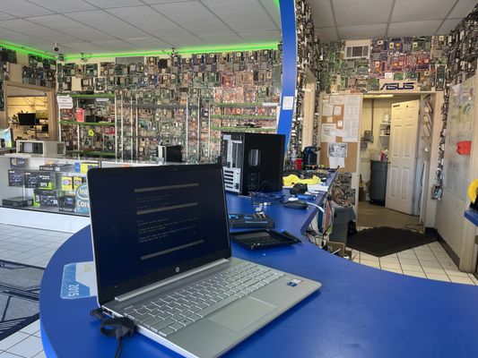 COMPUTER ZONE - Updated December 2025 - 28 Reviews - 3079 Roswell Rd ...