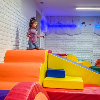 Q’S CORNER - Updated December 2025 - 50 Photos & 21 Reviews - 1800 N ...