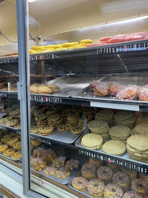 LA REYNERA BAKERY - Updated March 2025 - 18 Photos - 326 E Coma Ave ...