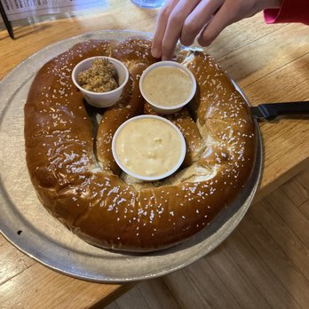 THE GRUMPY TROLL - Updated July 2024 - 396 Photos & 401 Reviews - 105 S ...