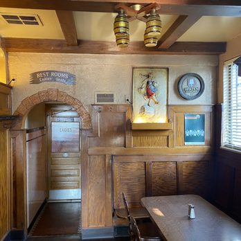 THE DAKOTA INN RATHSKELLER - Updated March 2025 - 224 Photos & 171 ...