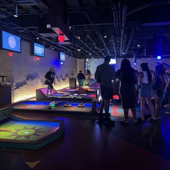 PUTTSHACK - ADDISON - Updated August 2024 - 227 Photos & 108 Reviews ...