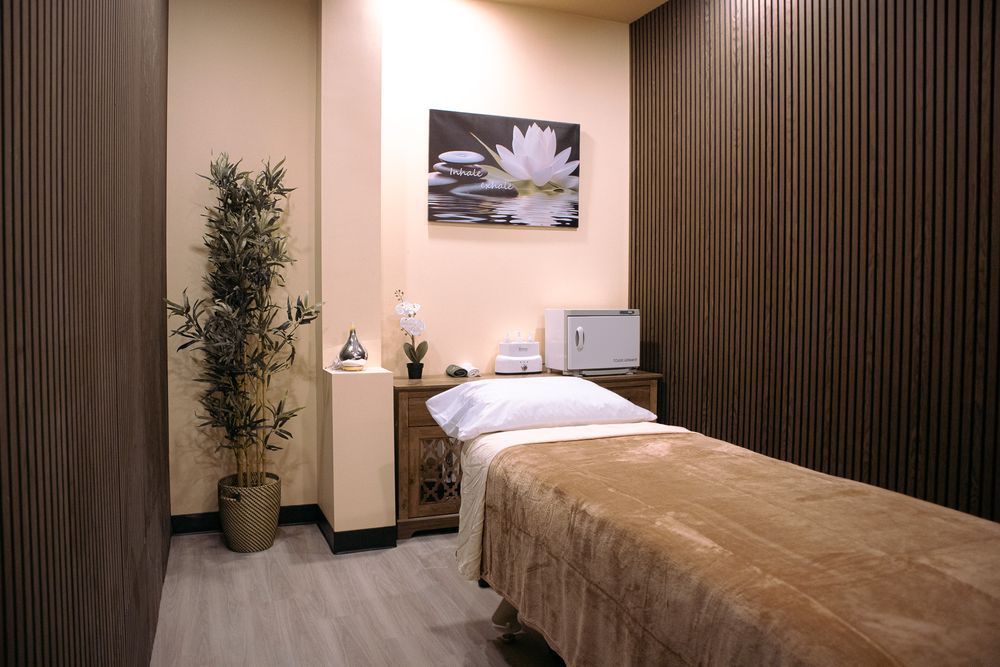 EMERALD SPA & BISTRO - Updated August 2025 - 15 Photos - 897 Pembina Road, Sherwood Park ...