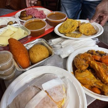 EL BOHIO TROPICAL SQUARE RESTAURANT - Updated January 2026 - 131 Photos ...