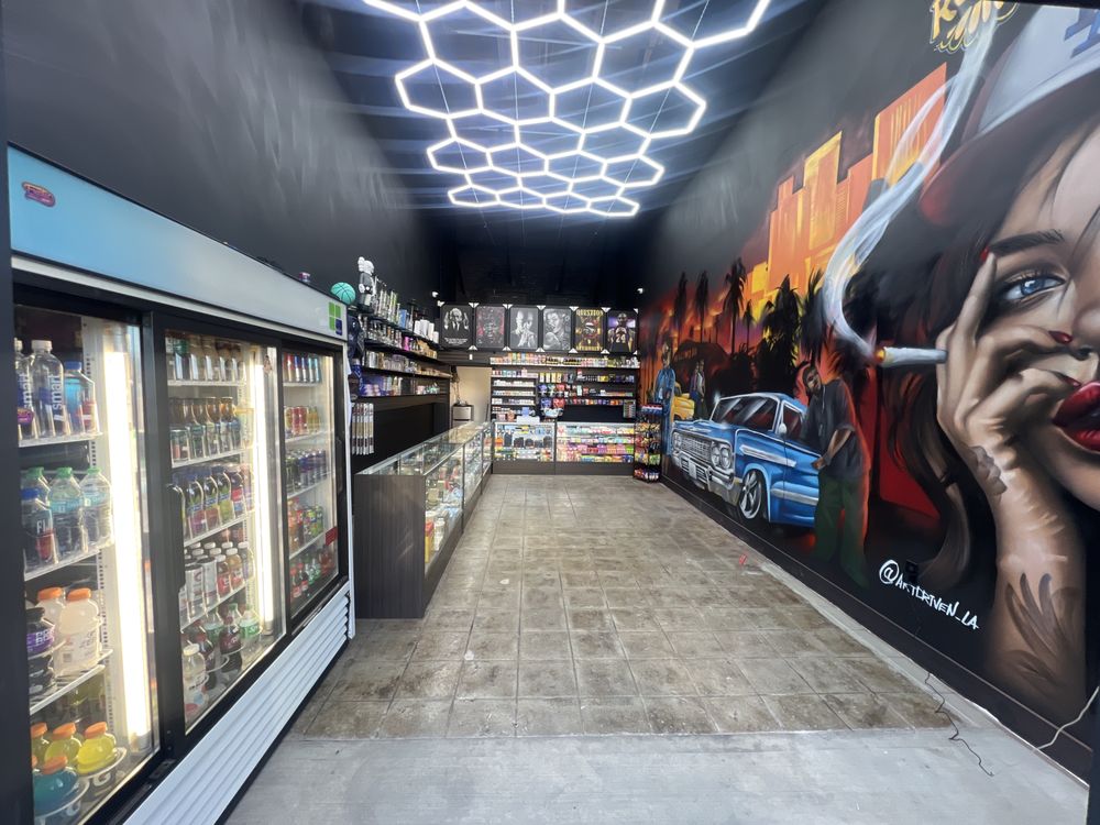 Rollers Smoke Shop, Los Angeles | Roadtrippers