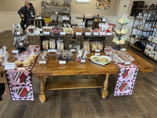 DIFFERENT BLEND BAKERY - Updated January 2026 - 40 Photos & 36 Reviews ...