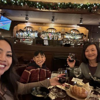 SHUCKERS OYSTER BAR - Updated January 2025 - 651 Photos & 613 Reviews ...