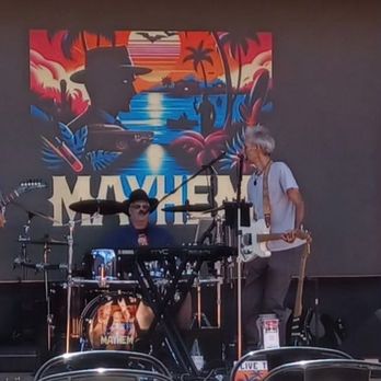 BAY STREET YARD - Updated December 2025 - 86 Photos & 32 Reviews - 2136 ...