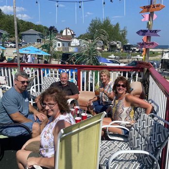 SMASHED ON THE ROCKS SALOON - Updated July 2024 - 42 Photos & 16 ...