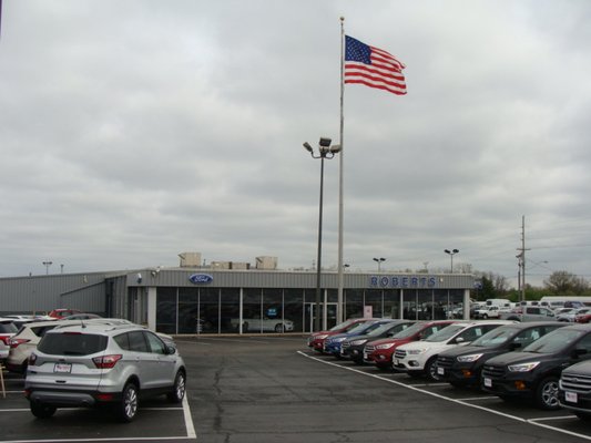 ROBERTS MOTORS - Updated January 2026 - 11 Photos - 4350 N Alby St ...