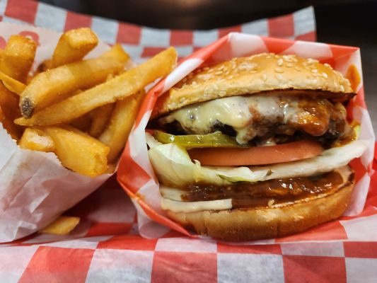 TOMMY’S BURGER CALIFORNIA STYLE - Updated December 2024 - 55 Photos ...