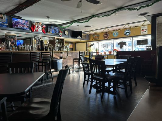 DUNDEE’S PLACE - Updated December 2025 - 31 Photos & 37 Reviews - 7024 ...