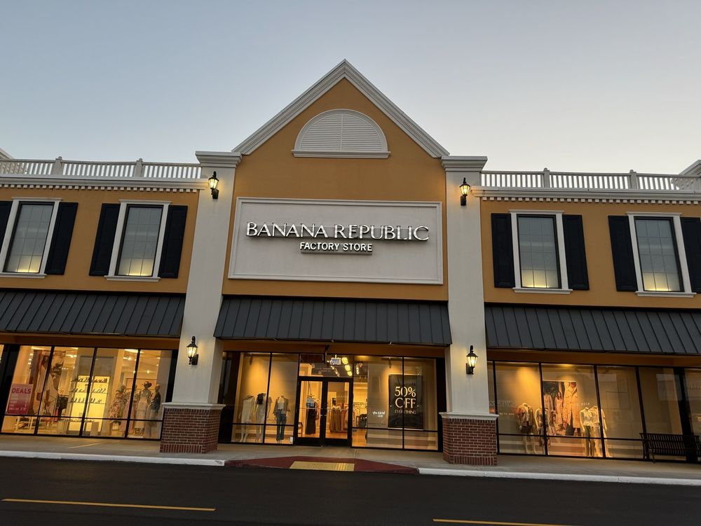 BANANA REPUBLIC FACTORY STORE - Updated January 2025 - 15 Photos - 2300 ...