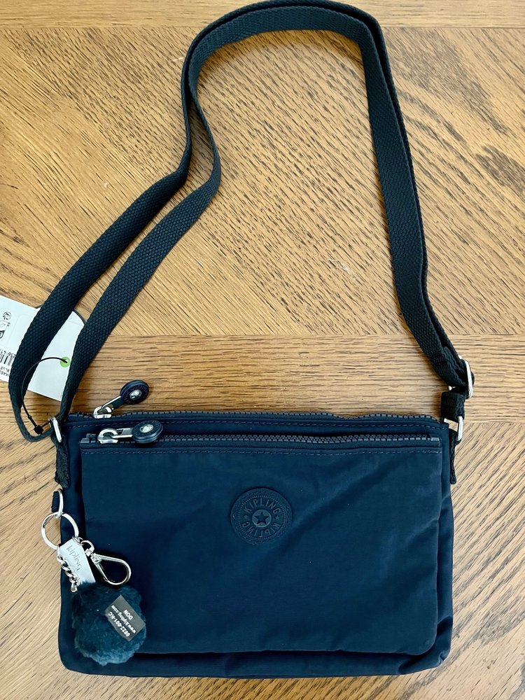 KIPLING OUTLET - Updated November 2025 - 16 Photos & 20 Reviews - 100 ...