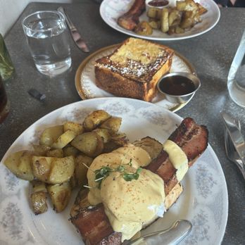 MAVEN - Updated December 2025 - 206 Photos & 124 Reviews - 1006 17 Ave ...