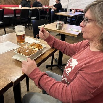 POUTINEVILLE - Updated December 2025 - 177 Photos & 117 Reviews - 1348 ...