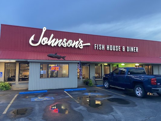 JOHNSON’S FISH HOUSE AND DINER - Updated December 2025 - 10 Photos & 11 ...