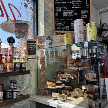 UBUNTU THE GREATEST NEIGHBORHOOD CAFÈ - Updated January 2025 - 1933 ...