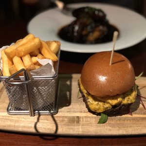 THE COBBLESTONE - 73 Photos & 123 Reviews - 77 North King Street ...