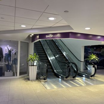 CAMBRIDGESIDE PARKING GARAGE - Updated December 2025 - 18 Photos & 21 ...