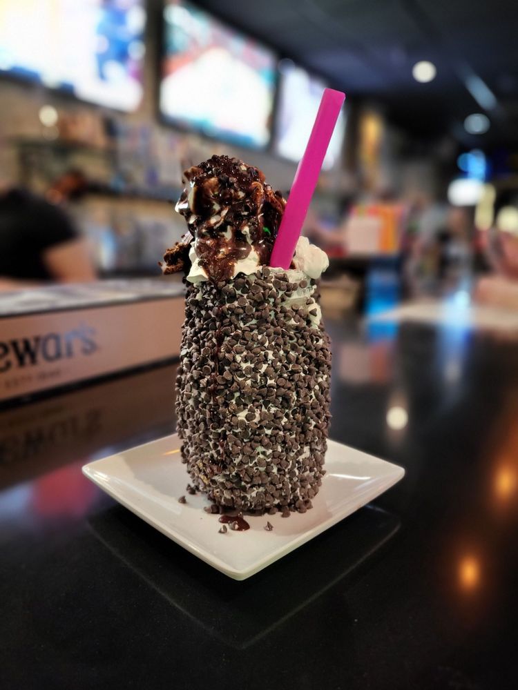 BURGEROLOGY-FARMINGDALE - Updated October 2025 - 145 Photos & 131 ...