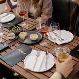 DARLING - Updated September 2025 - 71 Photos - 9616 82 Avenue NW ...