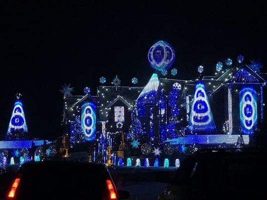 THE LARSEN CHRISTMAS LIGHT SHOW - Updated December 2025 - 32 Photos ...