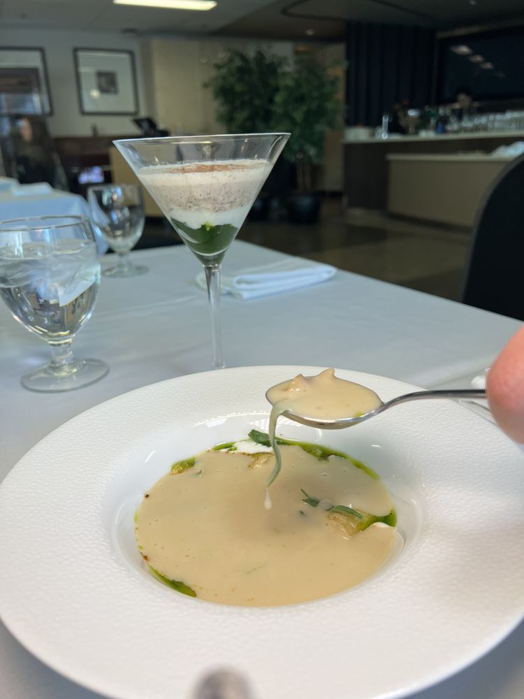 THE MET DINING ROOM - 55 Dundas Street W, Toronto, Ontario, Canada ...