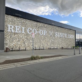 REI - Updated November 2025 - 95 Photos & 101 Reviews - 500 E Northern ...