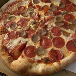 DELISO PIZZA - Updated April 2025 - 32 Photos & 73 Reviews - 829 ...