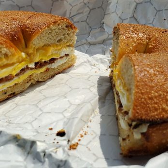 DAVELLIS BAGEL CAFE - Updated October 2025 - 15 Photos & 36 Reviews ...