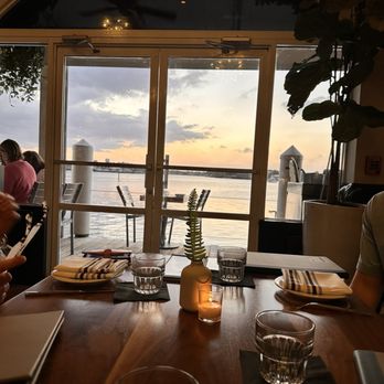 GG’S WATERFRONT - Updated April 2025 - 3201 Photos & 1975 Reviews - 606 ...