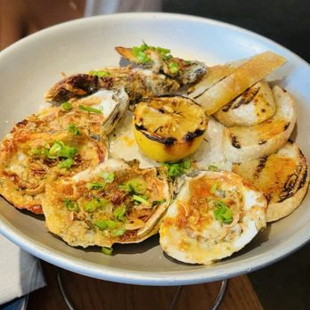 TRAVELER’S TABLE - Updated July 2024 - 5703 Photos & 1955 Reviews - 520 ...