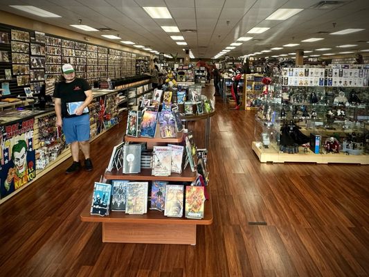 COLISEUM OF COMICS - Updated January 2026 - 95 Photos & 32 Reviews ...