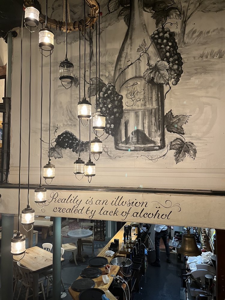 THE SPRING INN - Updated August 2025 - 35 Photos - Bath Road, Reading ...