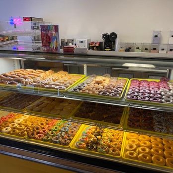 K DONUTS - Updated October 2025 - 26 Photos - 110 W King St, Kings Mountain, North Carolina ...