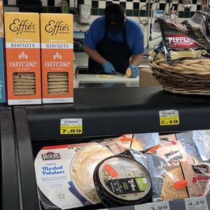 YOKE’S FRESH MARKET - Updated February 2025 - 23 Reviews - 810 S Main ...