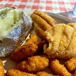 GUMLOG BAR B QUE AND FISH LODGE - Updated August 2025 - 40 Photos & 88 ...