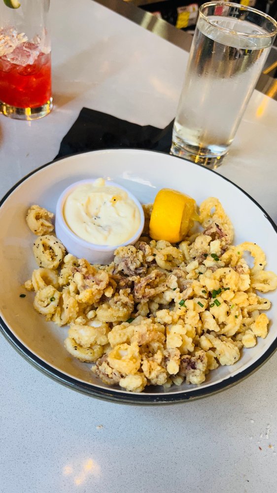 GORDON TAVERN - 19 Photos & 35 Reviews - American (New) - 555 Oak St ...