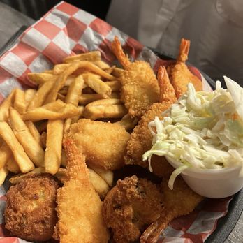 FLAT CREEK - Updated January 2026 - 63 Photos & 65 Reviews - 215 S E St ...